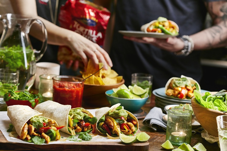 Kā viegli sarīkot eksotisku ballīti meksikāņu stilā | Dzeltenais.lv